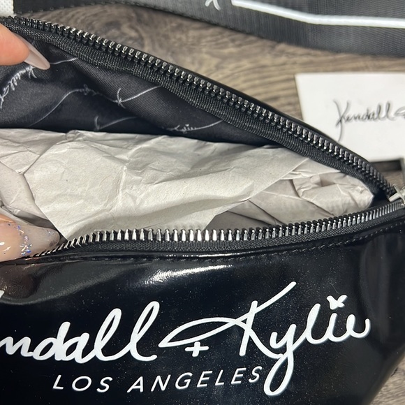 Kendall & Kylie | Bags | Nwt Kendall Kylie Los Angeles Black Fanny Pack ...